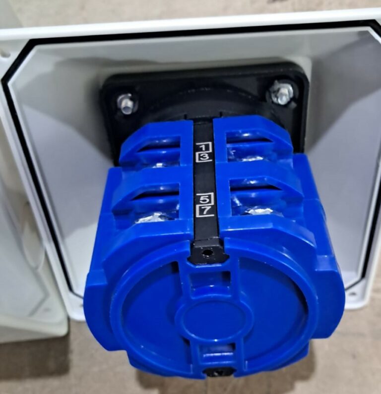 DC Changeover Switch – SuRCLe Solar Components